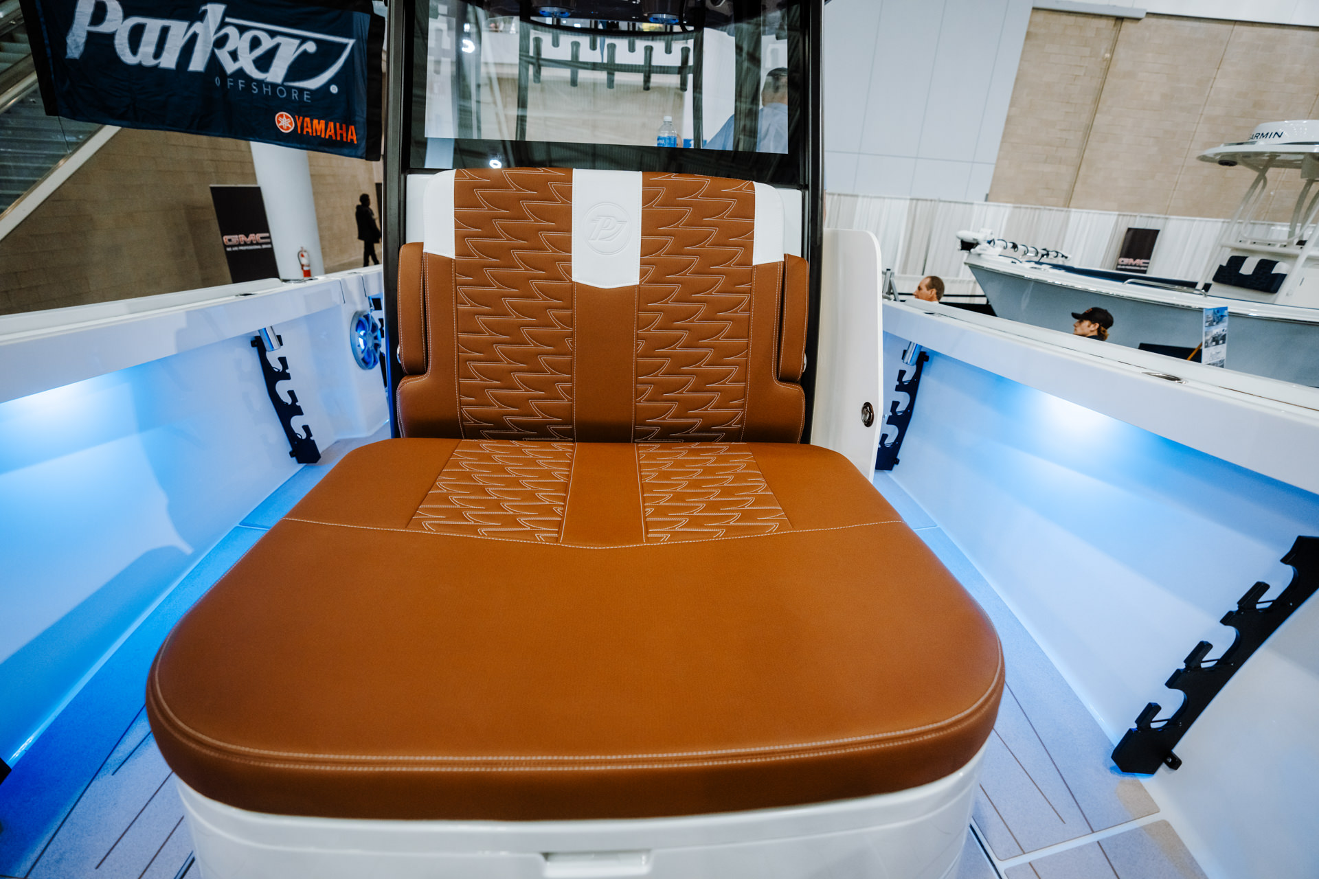 287 Explorer Boat - Parker Boats